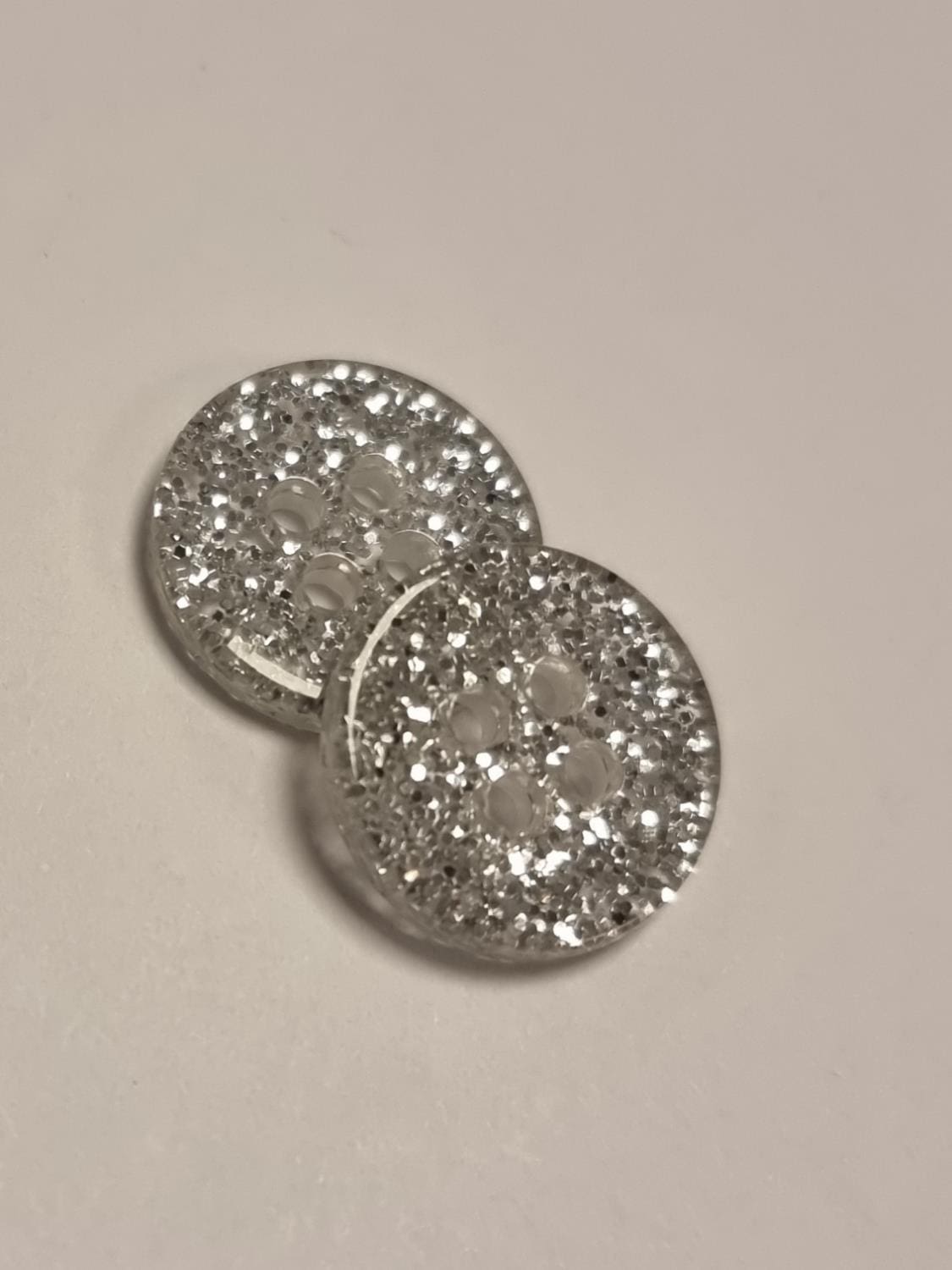 Knappar 15mm silvur – Berglon